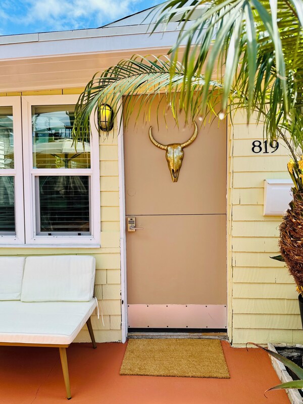 Cozy Cottage Between The Beach & Bay East  Walk To Water! - Mission Beach - San Diego