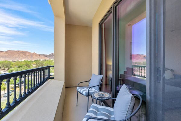 Luxury 1br Stay  Pool, Kitchen, Great Spot! - Henderson, NV