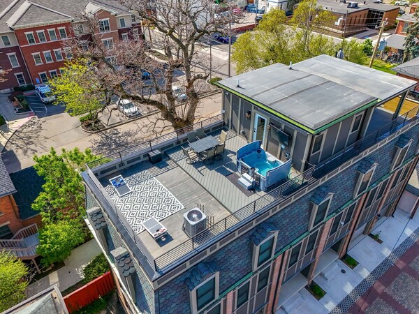 The Highline - Downtown Rooftop Escape - Columbus, OH