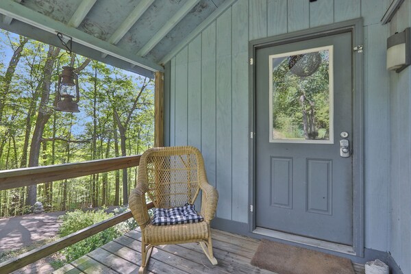 Dog Friendly Private 3-bedroom House  Bordering Mohonk Preserve - Gardiner