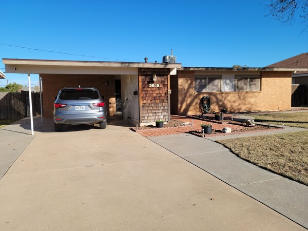 Charming 1-bedroom House With Ac, Wifi In Adorable Odessa Centrally Located. - Odessa, TX