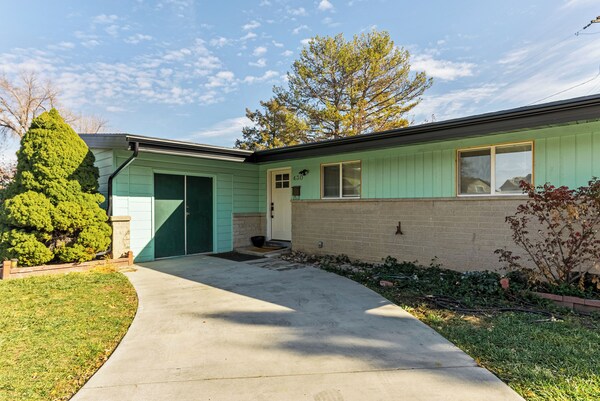 Charming 3-bedroom Modern House In Fantastic South Salt Lake - Salt Lake City, UT