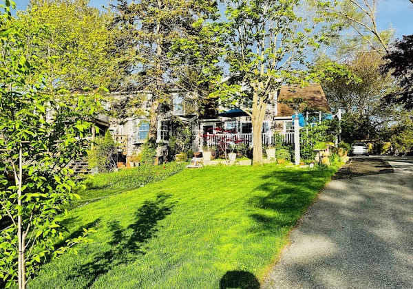 Spacious & Charming Renovated Home; King Beds. West End, Awesome Outdoor Spaces! - Provincetown, MA