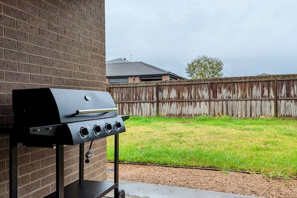 Spacious Home Near Bellarine Peninsula Trail - Geelong