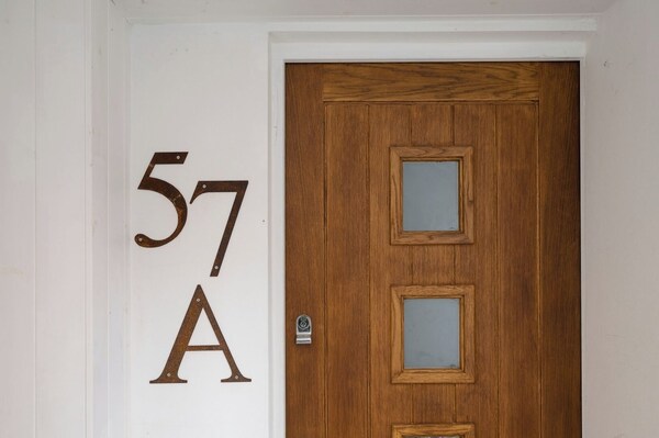57a Thoroughfare, Stylish Woodbridge Apartment - Woodbridge