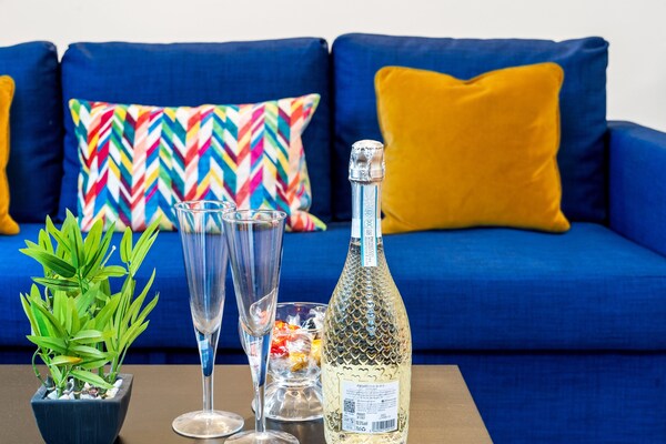 Mins Walk To Restaurants, Shops & Main Attractions - Brighton