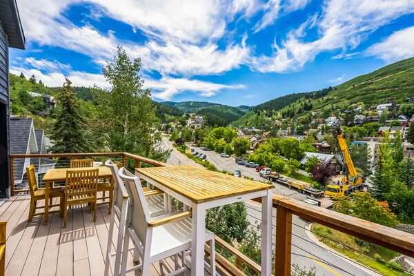 Spacious Downtown House W/valley Views, Hot Tub - Dog Friendly - Sundance Film Festival