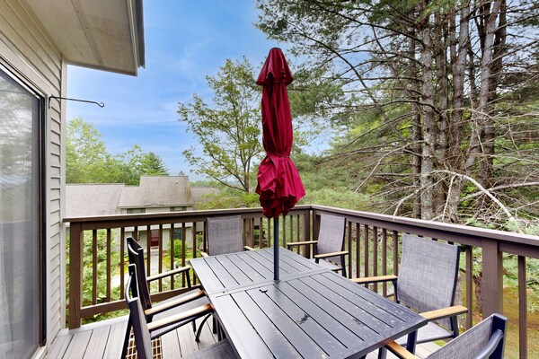 Beautiful Two-level Condo W/ Balcony, Fireplace, Partial A/c, Near Quechee Club - Woodstock, VT