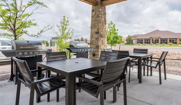 Spacious Room With Full Kitchen Ideal For Pet Owners And Explorers - Black Forest, CO