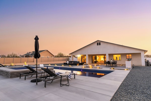 Bocce, Pool+spa, Game Room, Firepit | Modern Oasis | Yucca Haven By Avantstay - Yucca Valley, CA
