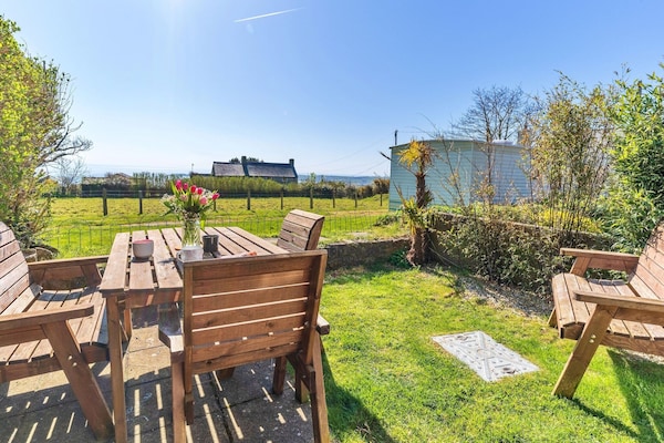 House In Mynytho With Sea & Mountain Views - Abersoch