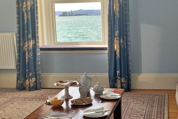 Apartment In Beaumaris With Sea Views - Beaumaris