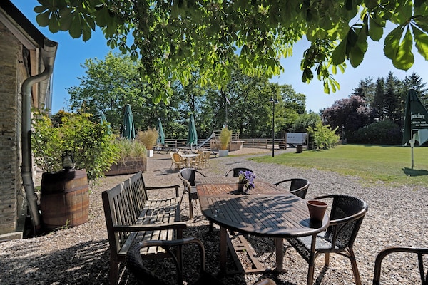 Ferienwohnung 'Auf Der Farm-café' Mit Gemeinschaftsgarten Und Wi-fi - Schleswig