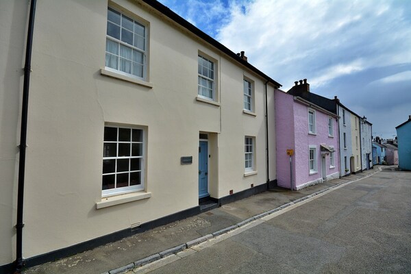 Cottage Near Beach, Carpark, No Deposit - Cawsand