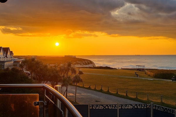 Stunning Botany Bay Beach House - Heated Swimming Pool & Panoramic Sea Views - Broadstairs