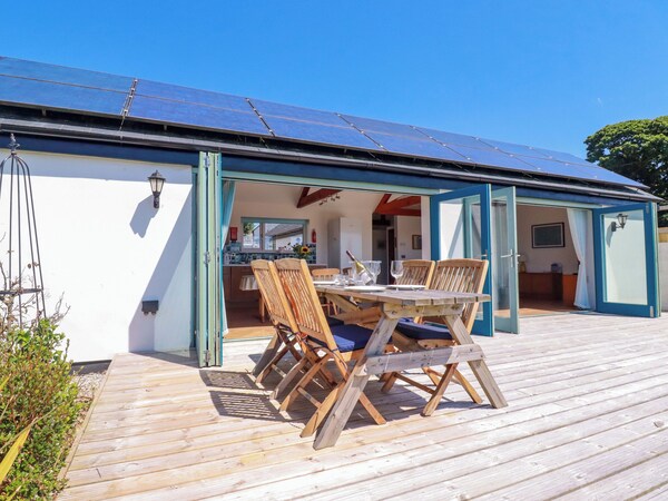 Little Chywoon Barn, Family Friendly, With A Garden In Truro - St Agnes