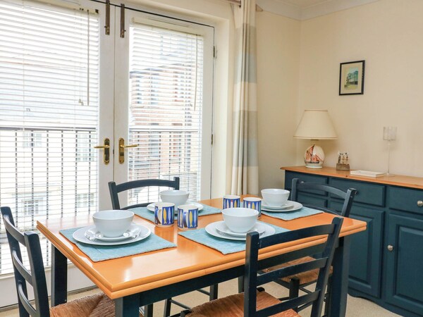 8 Dartmouth House, Family Friendly In Dartmouth - Dartmouth