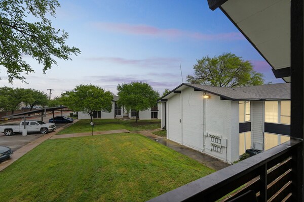 Stratton 2405z I Spacious 1 Bed 1 Bath - Arlington, TX