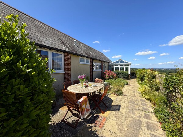 Betty's Barn -  Sleeps 5 Guests  In 3 Bedrooms - Somerset