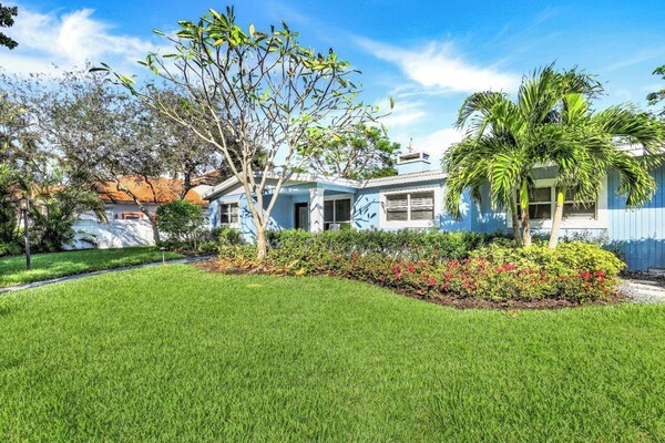 Old Naples Beach Cottage - Naples, FL