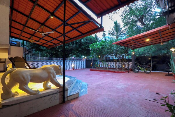 Terrace Bbq Villa & Pool Table & Thakur Complex - Mumbai