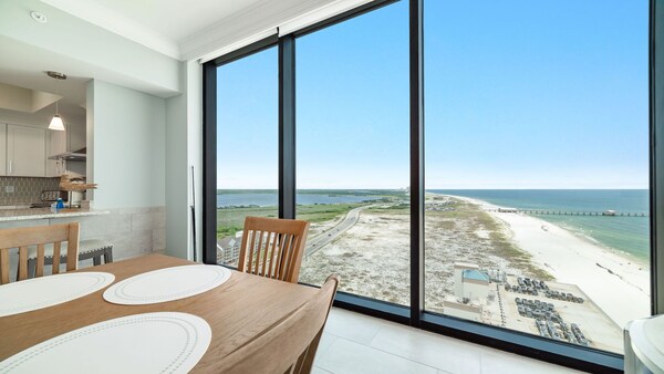 New Complex!  Beachfront 4br, Lazy River And Slide! - Gulf Shores, AL