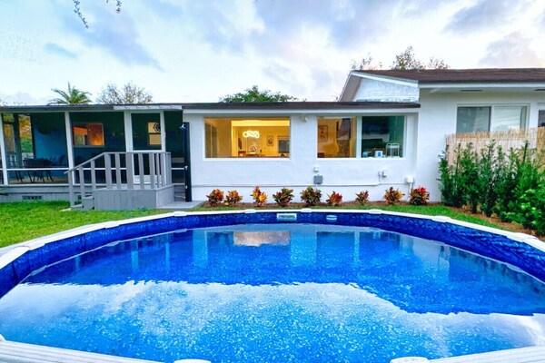 Relax At Serenity Grove With Pool & Jacuzzi - Palmetto Bay, FL