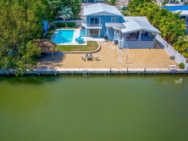 Easy Breezy Family Complex 5br 3bth 100ft Dock, Pool, & Beach! - Marathon, FL