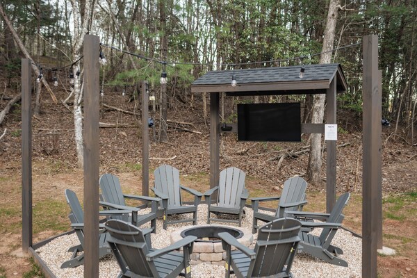 New Luxe At Laurel - Putting Green In Blue Ridge - Blue Ridge, GA