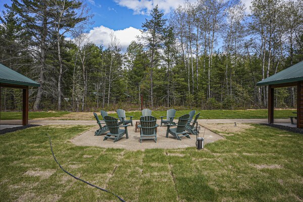 Modern Dog-friendly Cabin With Hot Tub, Gas Fireplace, Patio, Grill, & Washer/dr - Wisconsin