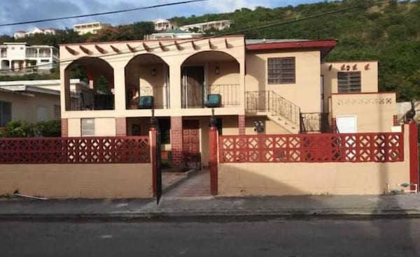 Pelicans Nest Apartment - Saint Kitts and Nevis
