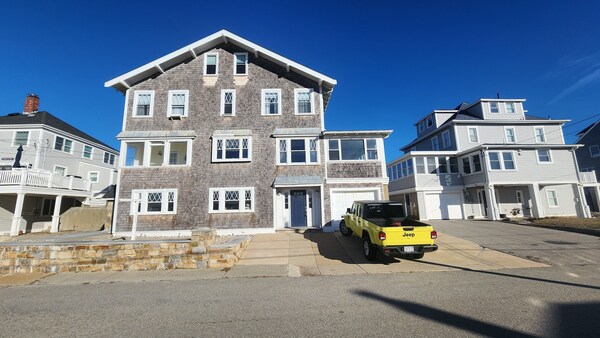 Spacious 6-bedroom Oceanfront House In Awesome Scituate W Spectacular Views. - Marshfield, MA
