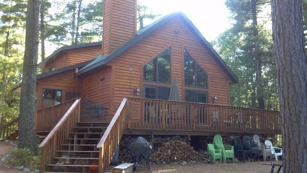 Loon Call Lodge, Lake Home 3-bedroom 2 Bath, 3 Levels Of Living Space. Sleeps 13 - St. Germain, WI