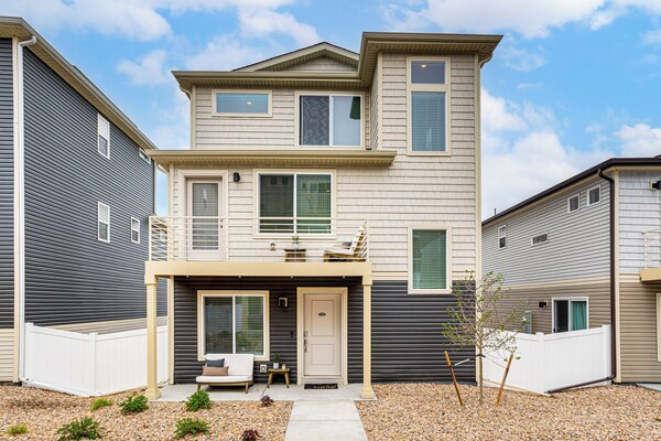 13 Mi To Dtwn Denver: Spacious Home W/ Balcony! - Aurora, CO