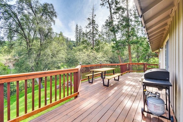 Sierra Serenity: Scenic Mtn Escape W/ Game Room - Oakhurst, CA