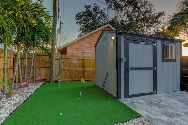 Blushing Flamingo- Triplex With Heated Pool, Across The Street From The Beach - Indian Rocks Beach, FL