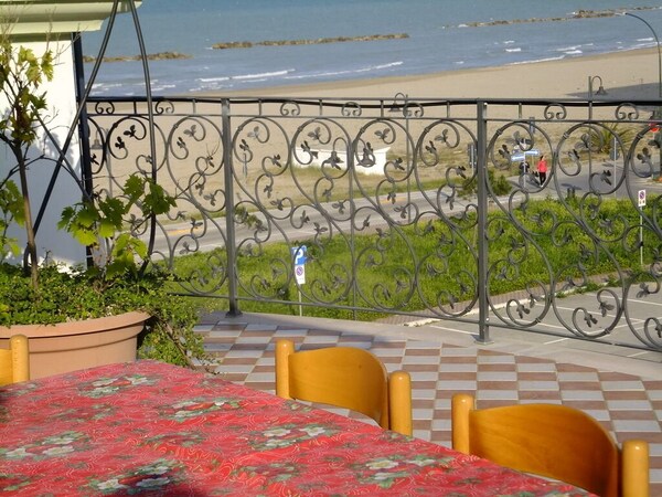 Appartamento Bilocale Mansardato Con  Terrazza Vista Mare 360° - Roseto degli Abruzzi