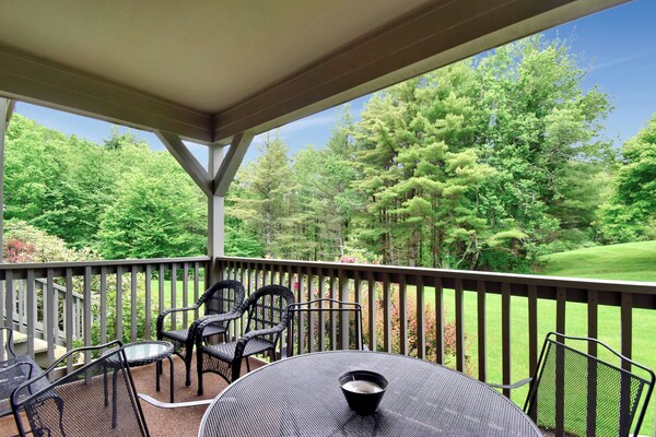 Chestnut 3 | Fireplace, Restaurant, Pool, Spa - ブーン, NC