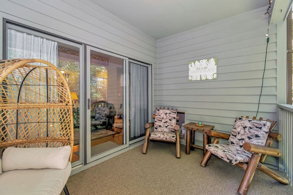Quail 3 | Fireplace, Restaurant, Pool, Spa - Boone