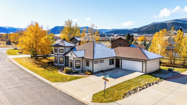 Manifest Mountains 3-bedroom 2-bathroom Retreat In Red Lodge, Montana - Red Lodge, MT