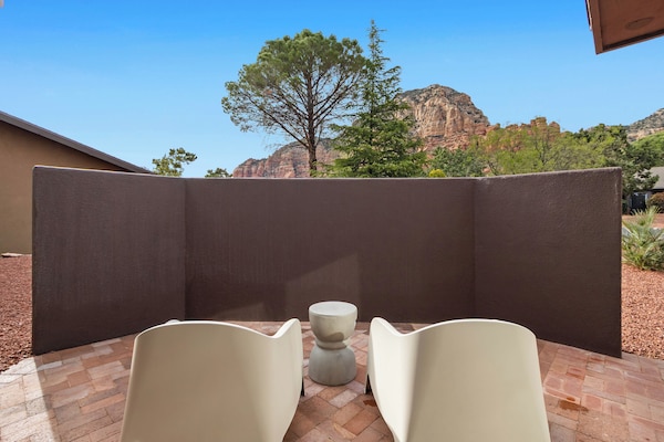 Elevate Your Stay In This Designer Home With Amazing Views! Backyard Jenga! - Sedona, AZ