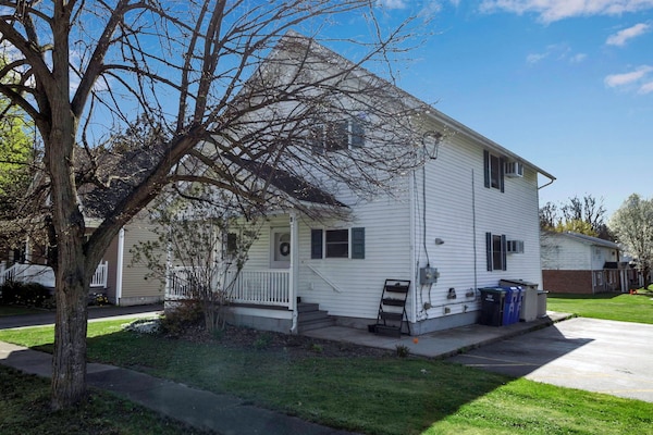 Suite Retreat: Quiet Comfort On Walkable Village Lane - Corfu, NY