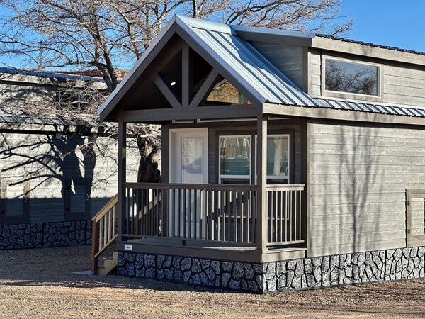 Tiny Home King Room #12a - Lake Powell