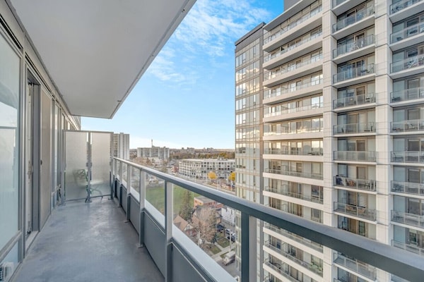 Bright & Modern Downtown Stay - Waterloo
