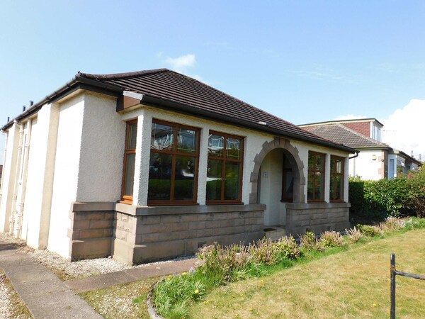 Spacious 3 Bed Family Friendly Home With Garden & Parking, Sleeps 6 & Baby,  Nea - Paisley