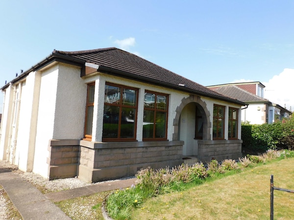 Spacious 3 Bed Family Friendly Home With Garden & Parking, Sleeps 6 & Baby, Nea - Glasgow