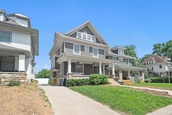 Streetcar Central - Hyde Park Home In The Heart Of Kansas City - Overland Park, KS