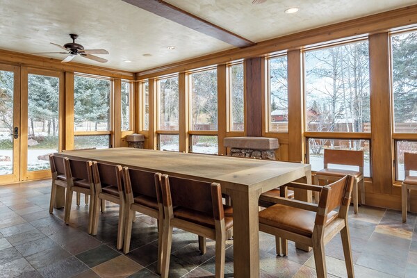 New Listing! -Après Lodge Ultimate Gathering Place For Family & Friends - Idaho