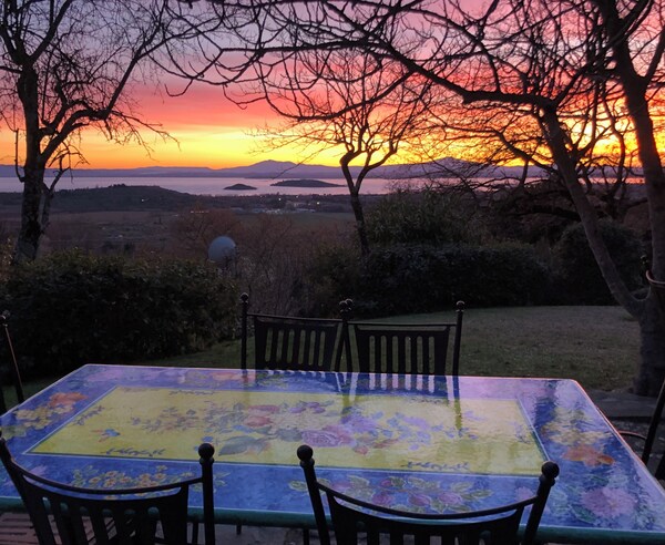 Exclusive Hideaway Nestled In Woods With Stunning Lakeview Tuscany/umbria Border - Passignano sul Trasimeno