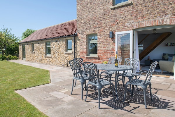 Meadow View - Luxury Barn With Breathtaking Views Near York - Malton